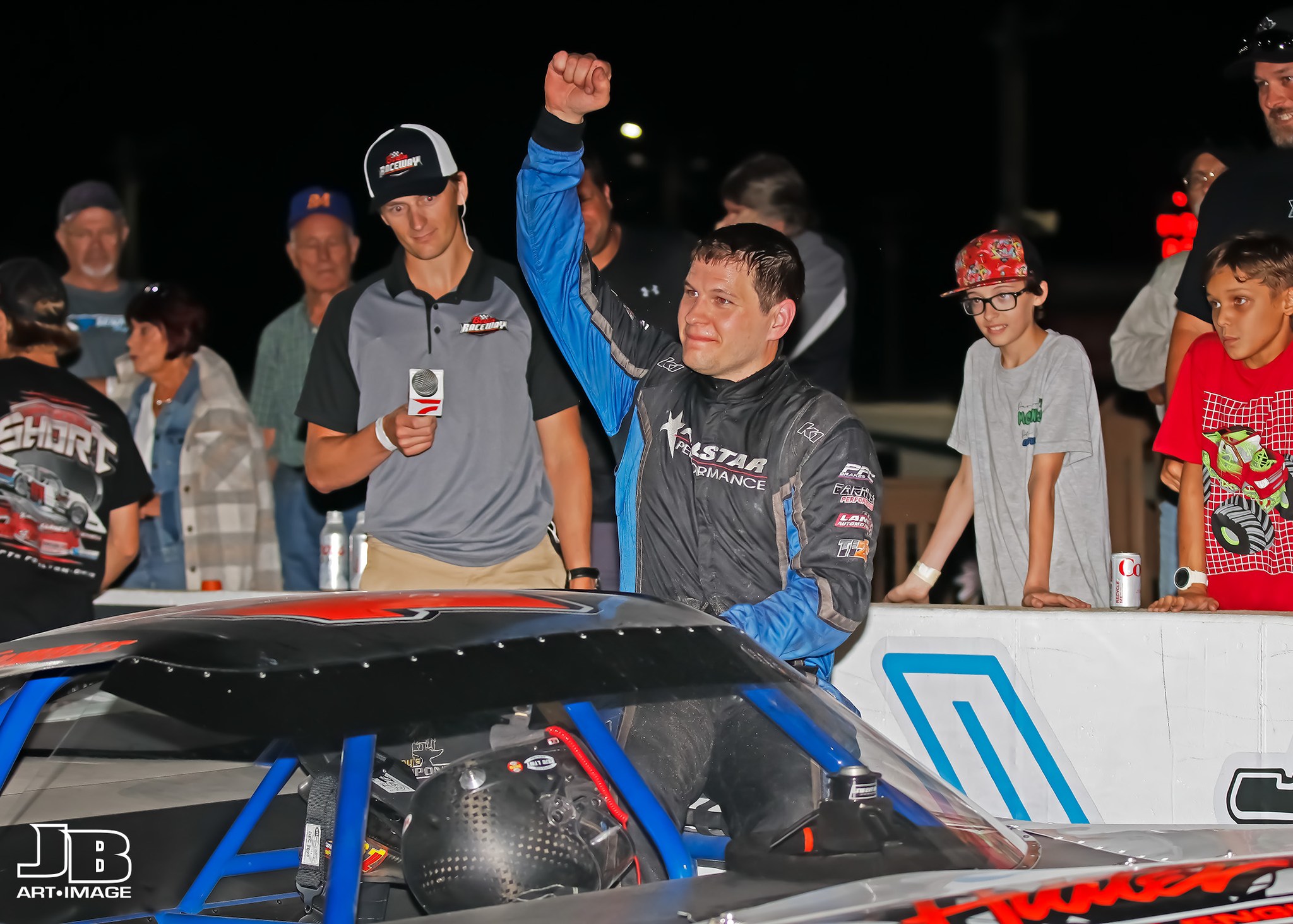 Bob Senneker Paces The Field at Berlin – Needles Wins – Reveal The Hammer